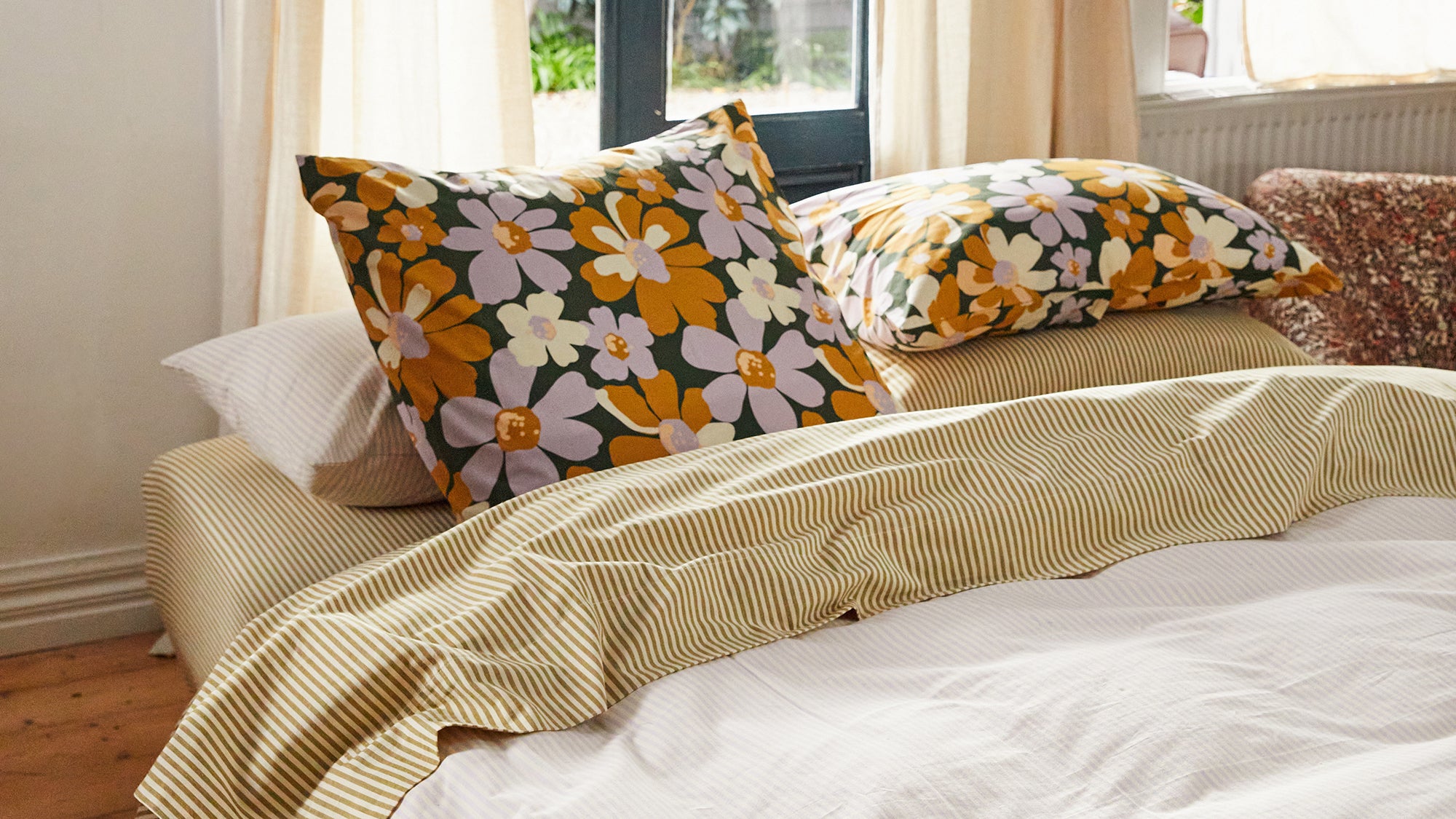 Pretty Posies – Sage and Clare